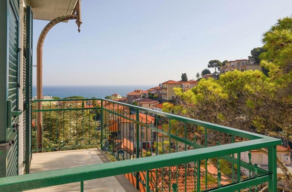 Seaview Pool Retreat - B2, Andora, Italy - Andora