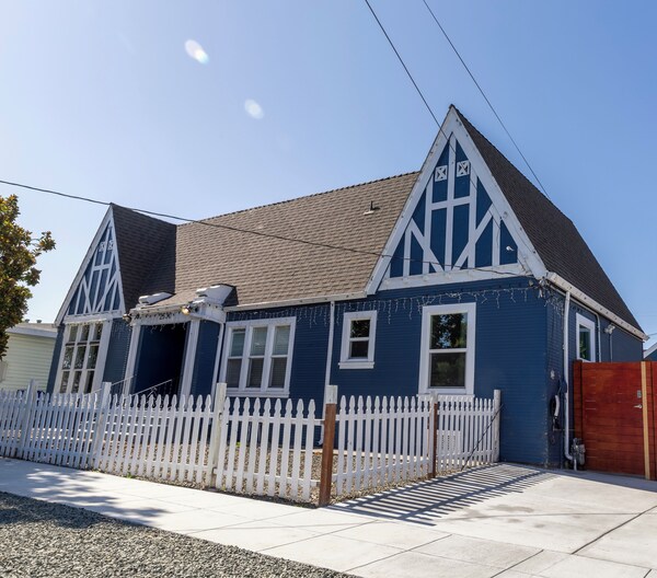 Spacious 4-bedroom House Unique - Tiburon