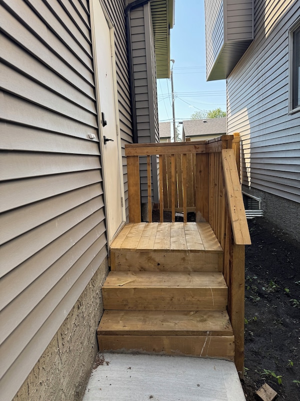Professional 2 Bedroom 1full Bathroom - Saint-Albert