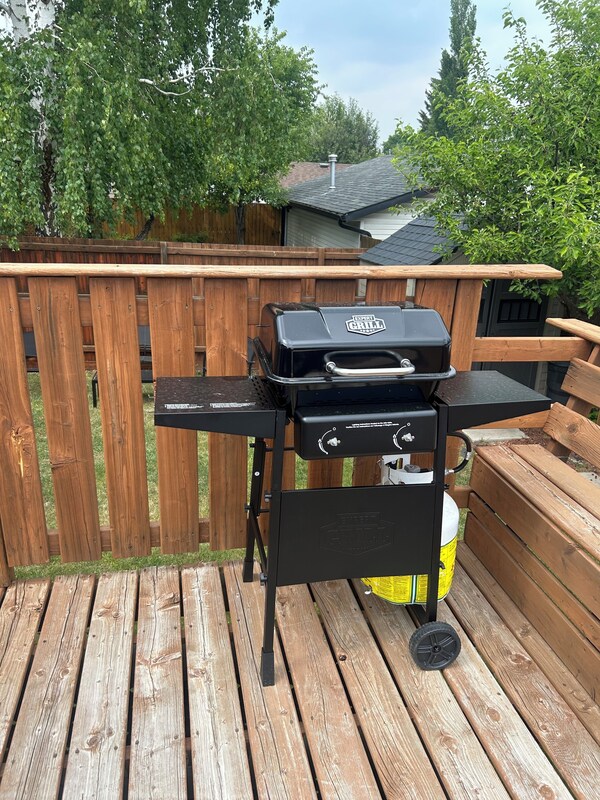 Ideal For Groups, Sleeps 18, King Bed, Large Deck, Bbq Grill - Calgary