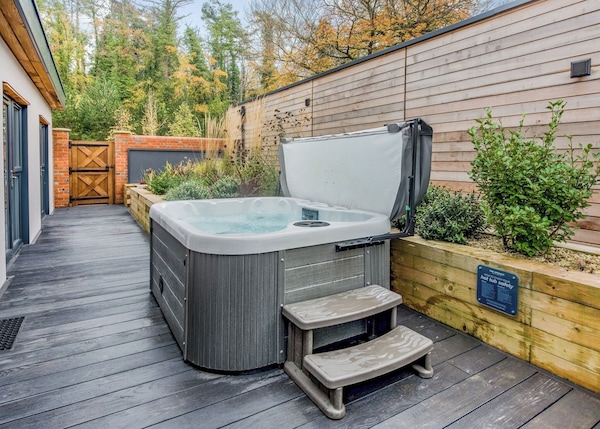 Enjoy A Break In The Mill Pond Premier Lodge. - Wallingford