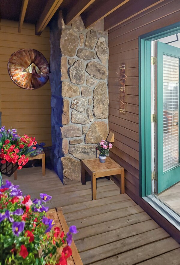 Grand Experiences. Grand Stays. - Granby, CO