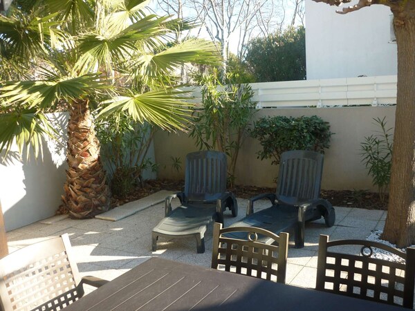 Villa De 2 Habitaciones Con Terraza Soleada, Cap D'agde - Agde