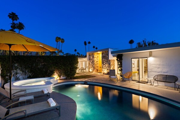 Luxe Hollwood Regency In Indian Canyons - Palm Springs, CA