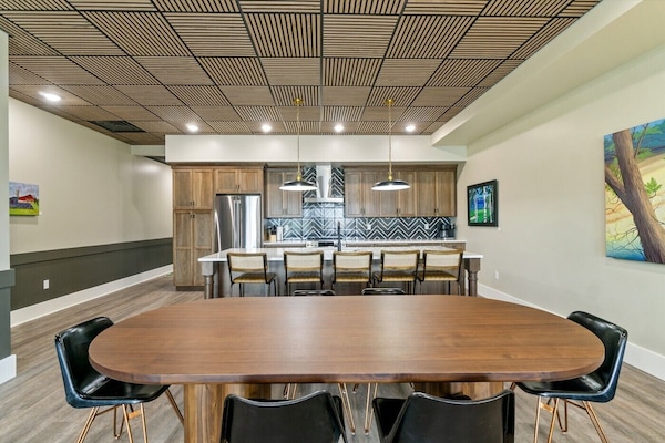 Downtown Loft + 45 Slip Walk To Lake & Dining - Boyne City, MI