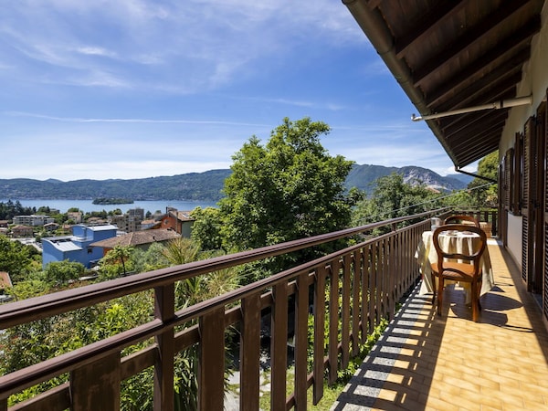 Wonderful Private Villa For 4 Guests With Wifi, Tv, Balcony And Parking - Verbania