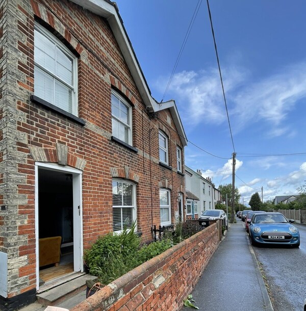 Small Two Bedroom Cottage In Tollesbury - Mersea Island
