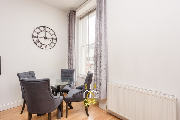 Dee Retreat 3 - Sja Stays - Modern 1 Bed Apartment - 亞伯丁