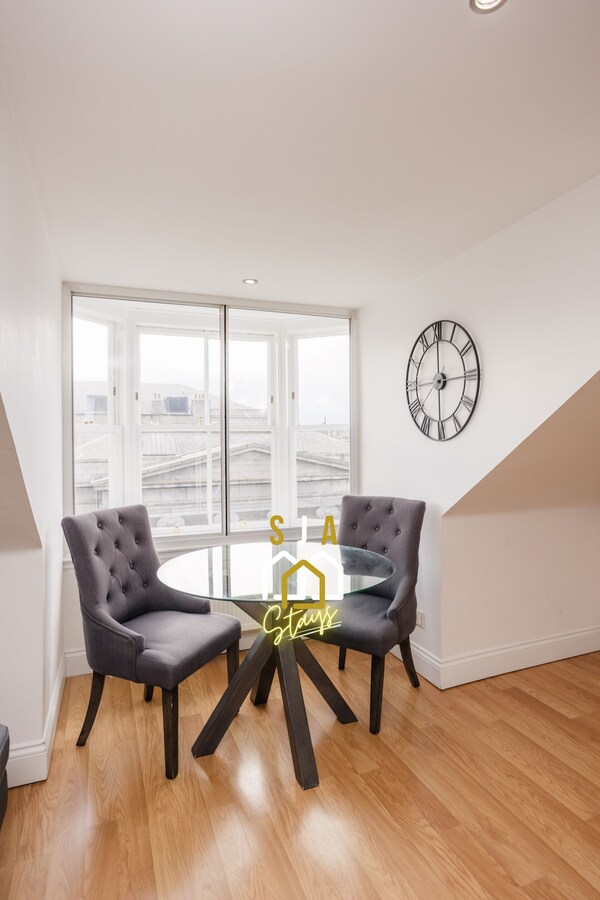 Dee Retreat 5  - Sja Stays - Modern 1 Bed Apart - Aberdeen Airport (ABZ)