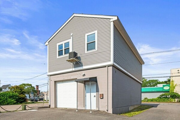 Downtown Westerly Getaway Near Beaches & Mystic! - Westerly, RI