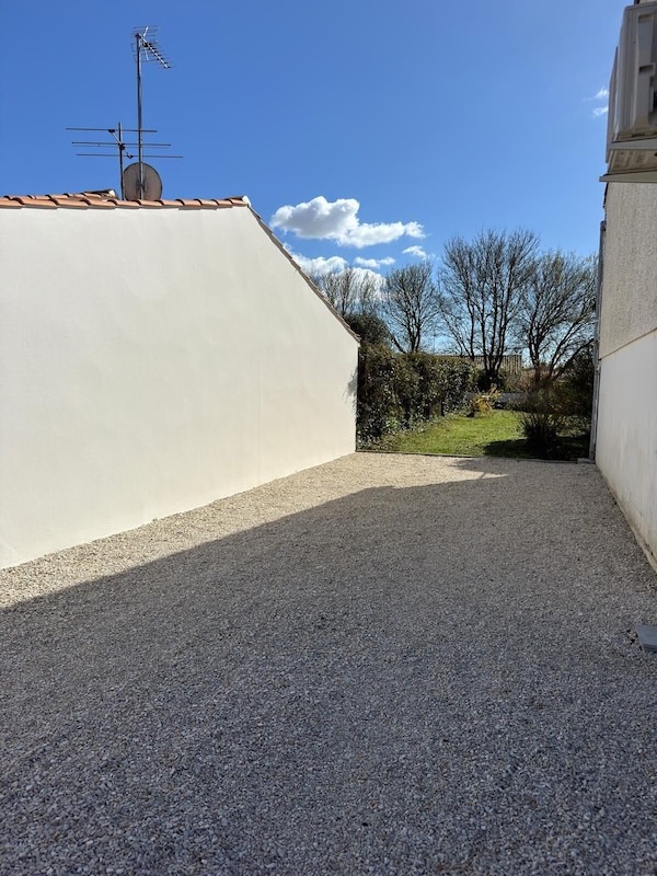 Grande Maison & Annexe, à Deux Pas De La Rochelle - La Faute-sur-Mer