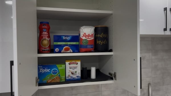 Cozy & Classy Private Basement Suite|netflix &Free Parking|close To Wem| Airport - 알버타