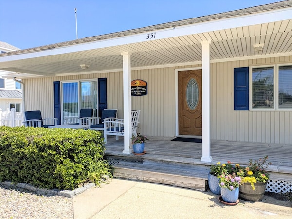 Summer Breezes, Bay Views - Villas