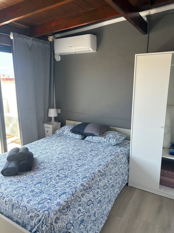 Room With Private Bathroom And Private Terrace. 3rd Floor Of The Building - Corralejo