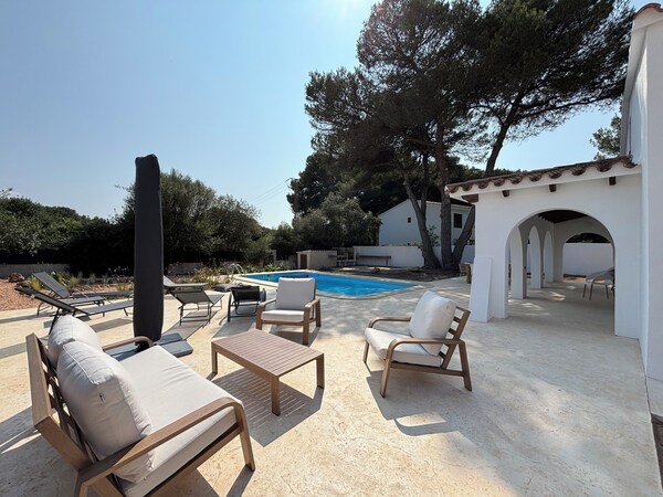Air-conditioned Villa With Private Pool And Large Garden - Minorca