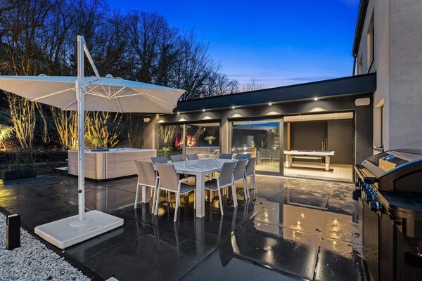 Luxury 3-bedroom Villa With Jacuzzi And Pool - Arlon
