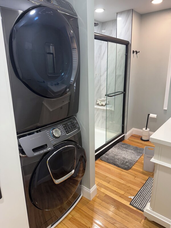 Charming 2-bedroom Apartment  In Brilliant Westerly With Ac, Wifi - Mystic, CT