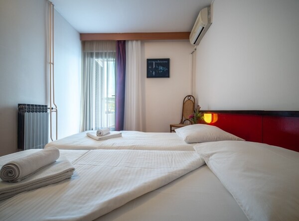 Hotel Issa - Double Room Sea View 58 - ビス島