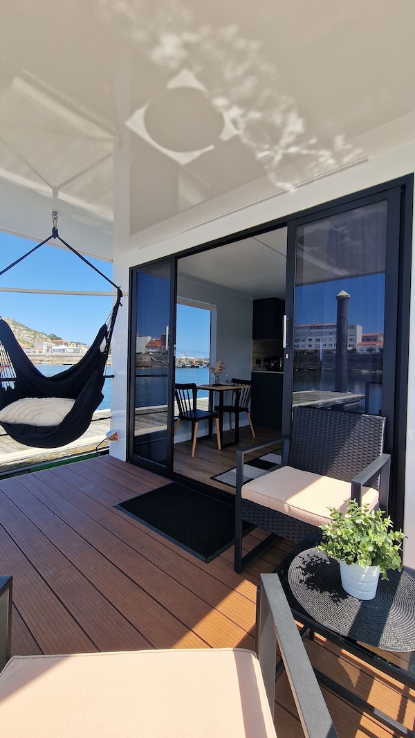 Alojamiento En Barco Con Las Comodidades De Una Casa En Muxía. - Galicia