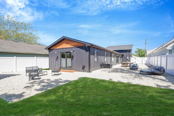 Newly Constructed 3-bedroom Modern Farmhouse - Walk To Greenport Village! - Greenport, NY
