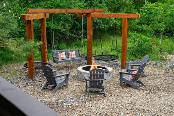 New Luxecabin Located In Hochatown! Pool, Plunge, Play, Sauna & More Amenities! - Broken Bow, OK
