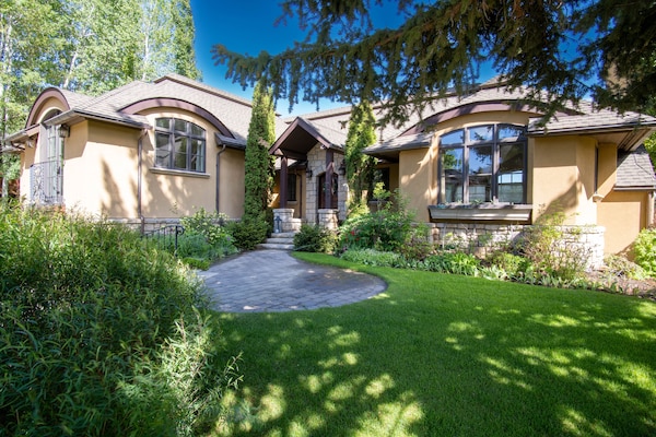 Chateau Du Soleil- Luxury Home Near Ski Lifts & Downtown Ketchum! - Ketchum, ID