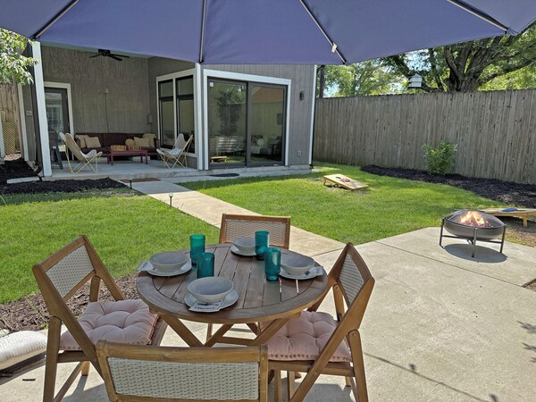 The Abstract Abode ~ Creative & Cozy Stay Curated By Local Artist -Near Downtown - Wilmington, NC