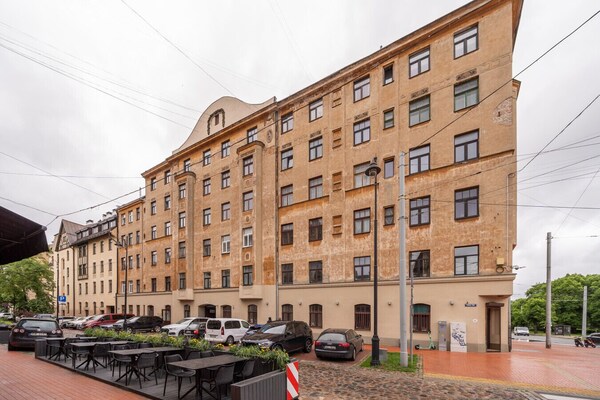 New 1br  Sleeps 4  Desk  Prime Location  Bath - Riga