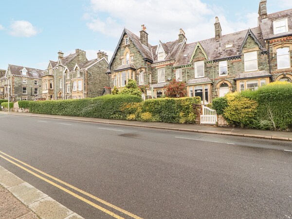 43 Station Road, Pet Friendly, Character Holiday Cottage In Keswick - Keswick