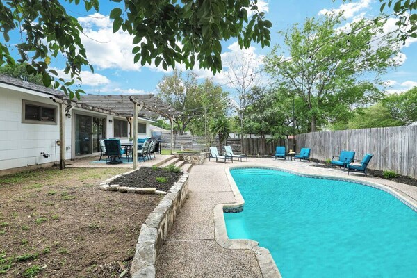 On The River! Free Paddleboards, Kayaks, Tubes, Fishin' Gear -Boutique Gem For 6 - Wimberley, TX