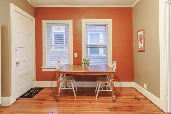 Whole House 5 Min From Downtown 10-beds Sleep 14 - Rochester, NY