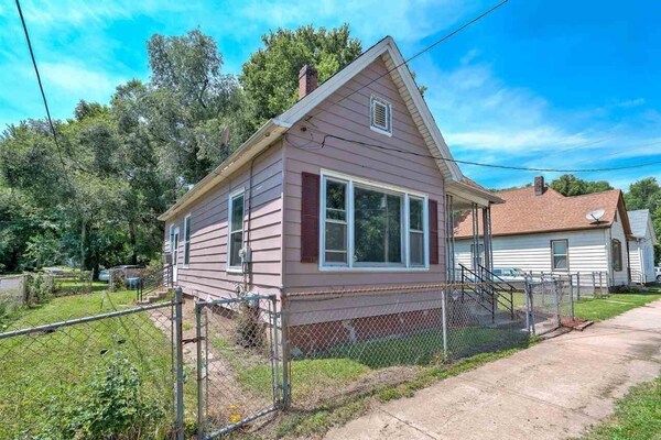 Charming 2-bedroom House In Amazing Peoria With Ac - Illinois