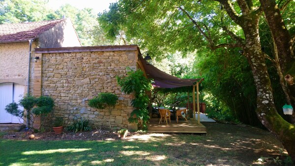 Gîte Sarlat La Bulle Verte Avec Piscine Et Spa Chromothérapie Pour 2 Pers. (+2) - Sarlat-la-Canéda