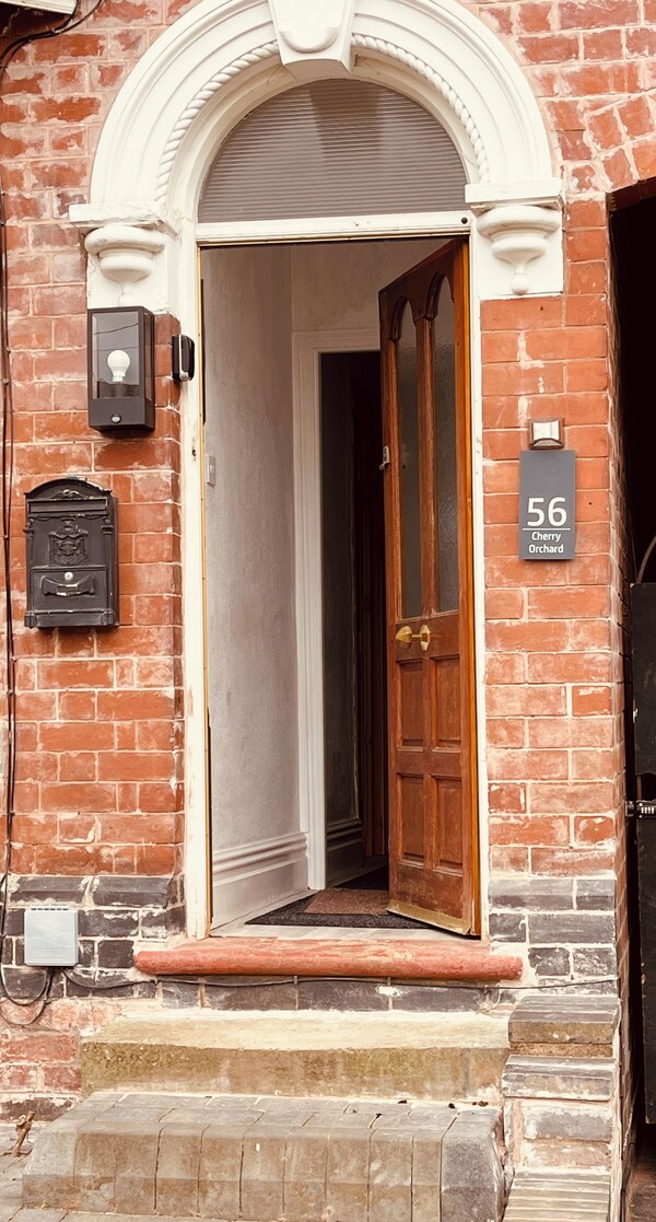 Stylish 5-bed Home, Off-street Parking, For Families, Groups, Or Business Stays - Bewdley
