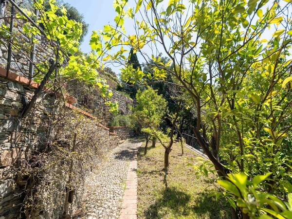Beautiful Private Villa For 6 People With Wifi, Pets Allowed And Parking - Alassio