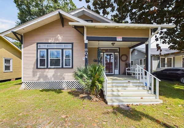 Modern 2br Home Walk To Downtown - Breaux Bridge, LA
