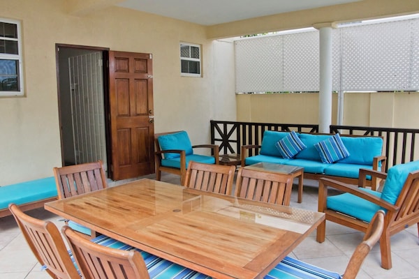 Three Bedroom Apartment On The Beach - Worthing