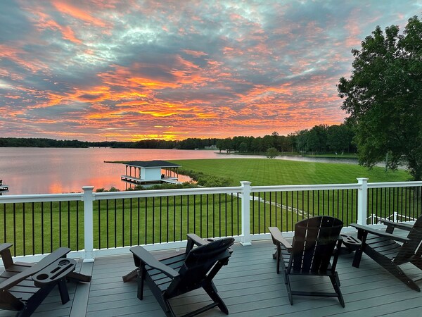 Lux 4br Lkfront- In/outdoor Fun-movierm-gym-dock-4private Bathrooms, Kayaks/sup - Lake Anna, VA