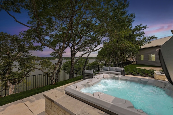 Heavenly Retreat  5bd/5.5ba Of Waterfront Living - Gainesville, TX