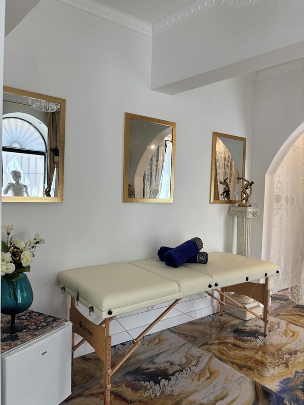 Suite D'aphrodite - Spa, Hammam,balneo,massage Table Center Nîmes - Nîmes