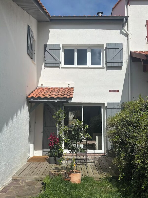 Nice Renovated House, Garden, Beach Within Walking Distance - Anglet