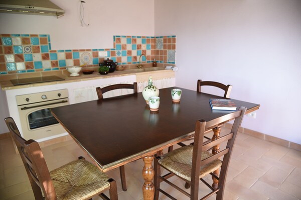 Lavender Apartment Located At A Farmhouse Surrounded By Nature - Marcas