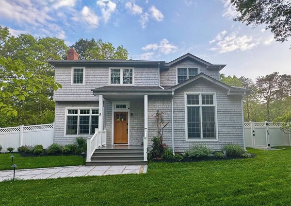Newly Renovated East Hampton Gem With Pool, Spa, Gourmet Kitchen, Sauna, Gym - 롱아일랜드