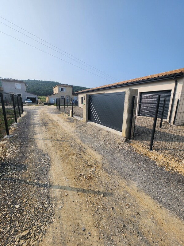 Spacious Evan House (New Villa) Close To The Center And Air-conditioned. - Balazuc