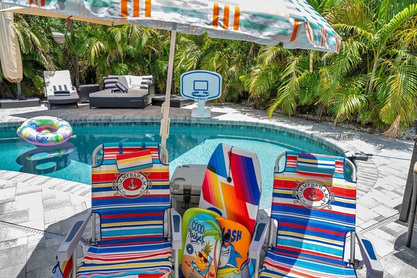 **New Listing** Paradise Found | Salt Pool, Cabana, 7-min To Beaches - Largo, FL