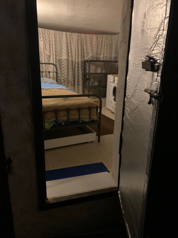 Annexe-room In A Private House (Private Bathroom) - Cap-d'Ail