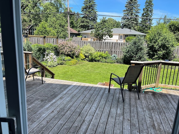 Cheerful 4  Bedroom House With Large Deck And Garden In Walkable Neighbourhood. - Ottawa