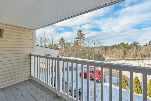 Cedar Lodge Room-private Balcony Close To Weirs! - Lake Winnipesaukee