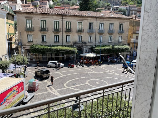 Piazza Veneto - View Of Main Town Square, Ideal Hiking And Nature - Laurino