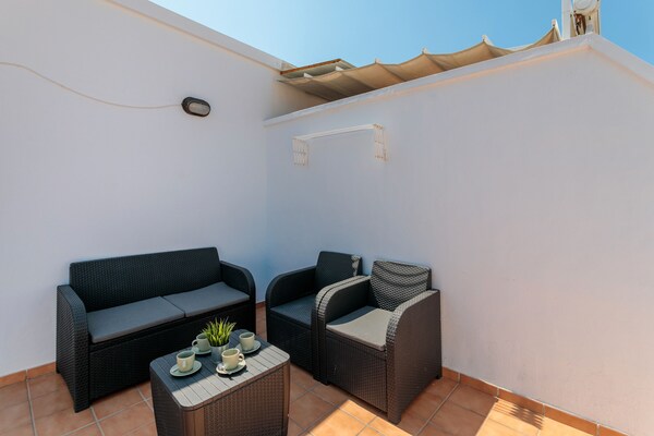 Apartment 'Entre Castillo Y Mar' With Sea View, Wi-fi And Air Conditioning - Santa Pola